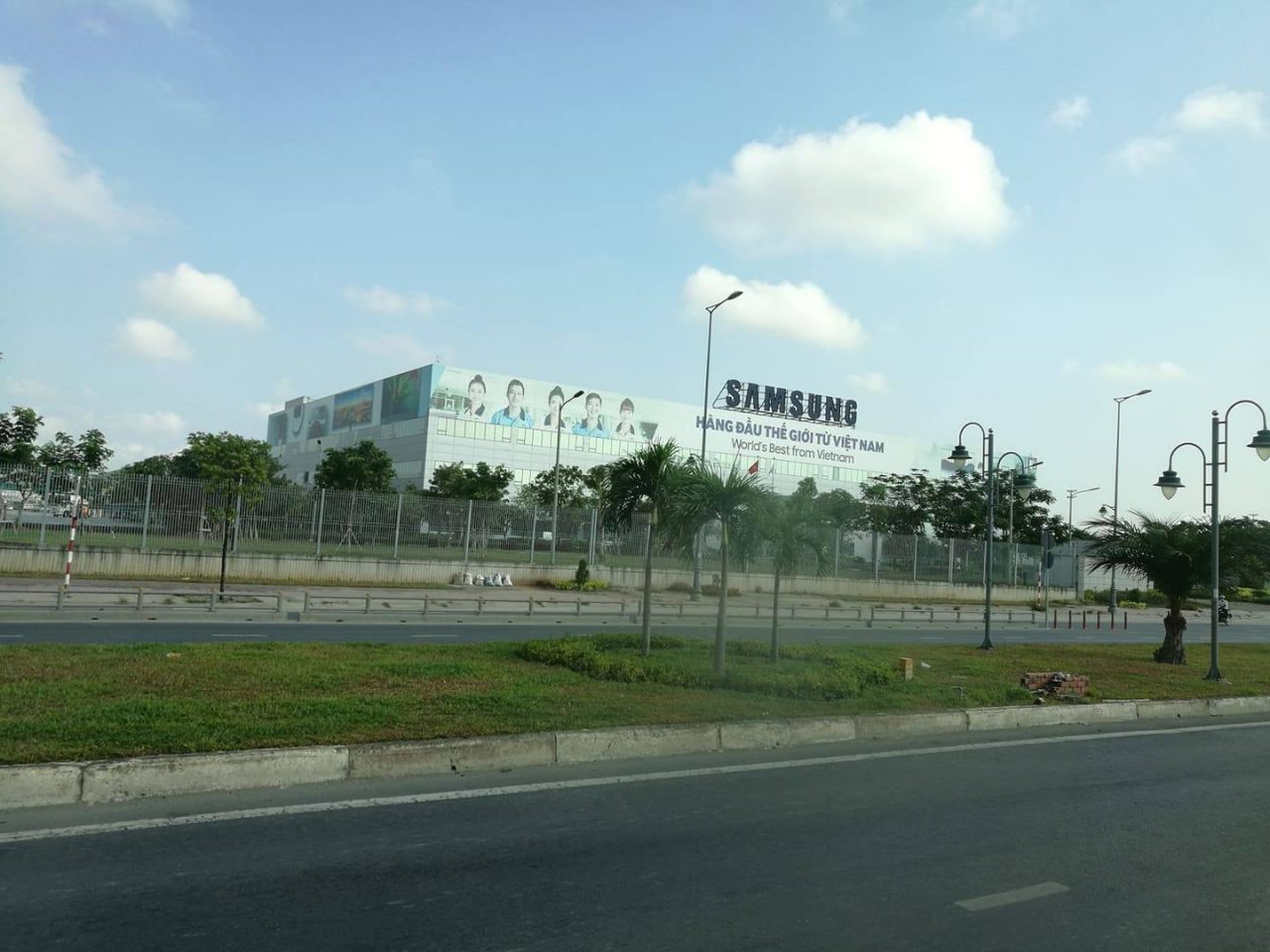 Thăm Trung tâm Kiểm định Chất lượng tại nhà máy Samsung SEHC (TP.HCM ...
